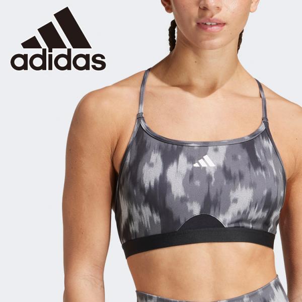 リサイクル素材を一部使用した、柔らかい花柄のトレーニングブラ。ワークアウトを全力で行うための、ライトサポートブラが誕生。全体を埋め尽くす抽象的なフローラルプリントとレーサーバックスタイルが、ルーティンのモチベーションをUP。カバー力があり着...