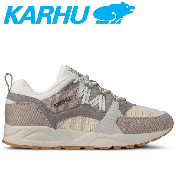 1996年に登場した象徴的なシルエットを現代的にアップデートした「KARHU Fusion 2.0 Atmosphere / Blanc de Blanc」。オリジナルデザインに着想を得たレトロな佇まいに、クラシックなランニングの伝統と、快...