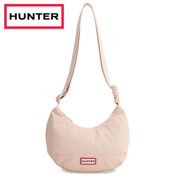 ナイロンミニホーボーは、半月型のデイリーユースに最適な新しいシルエットのバックです。外側は耐水性のリサイクルナイロン、裏地にはリサイクルポリエステルのライニングを使用しています。ストラップは長さ調節が可能でショルダーバッグとしてもクロスボデ...