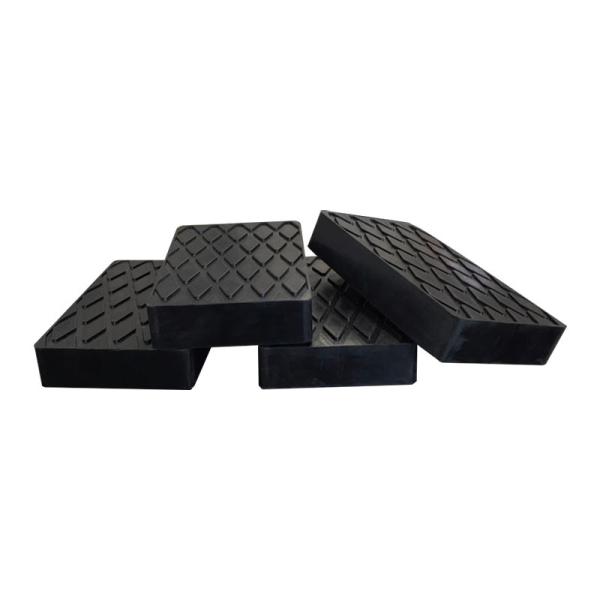 丸型凹凸の滑り留め付きで安定性あり万能タイプ4個セット仕様/1個あたり高さ：30mm長さ：165mm幅：100mm重量：705g