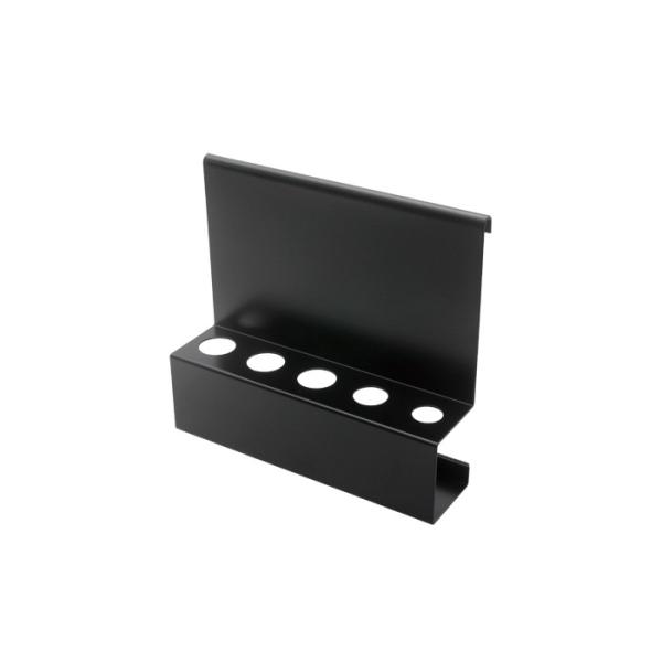 キャビネットの横に引っ掛けて使用するタイプのプライバーホルダーです。