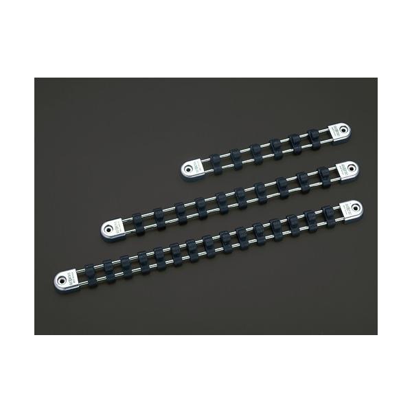 クリップが柔らかく、ソケットを軽く横に倒すだけで簡単に外すことが出来る。クリップ数6個。全長219mm