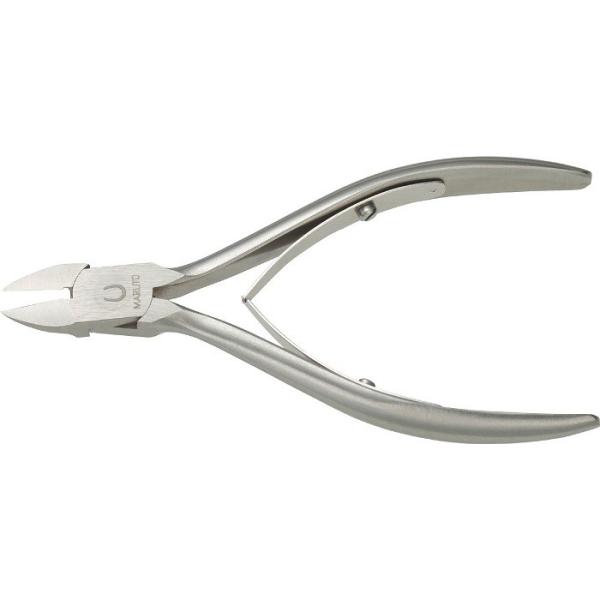 ●発売以来高い評価をいただいたネイルプロがバージョンアップ。●耐久性の高いダブルリーフスプリングを採用し、グリップはより手にフィットする設計になっています。●直刃式で自由度の高い爪切りが可能です。●全長(mm)：115●刃長(mm)：14●...