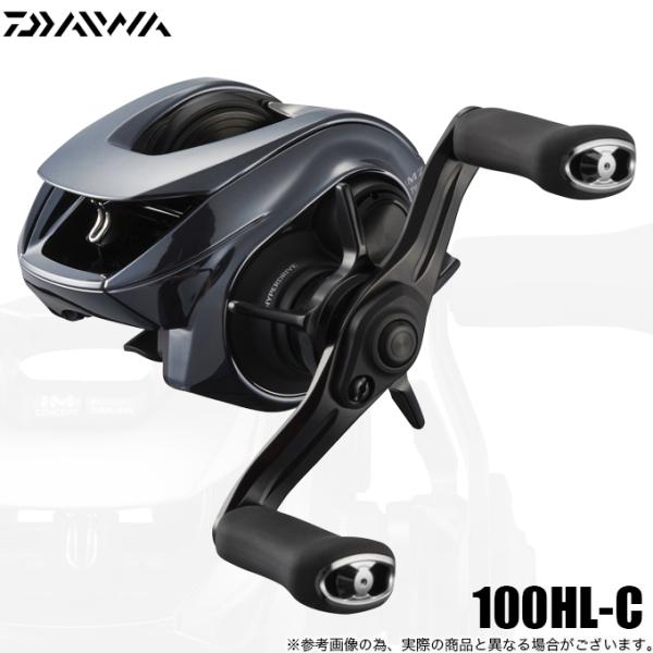 【DAIWA 25 IM Z TW100-C】誰もが体感できる高レスポンスな立ち上がりと、キャスト後半の伸びの良さを両立するφ34mmG1ジュラルミン製IMスプールを搭載。スプールユニット自重は、φ34ｍｍシリーズにおいて最軽量8.7g（※...