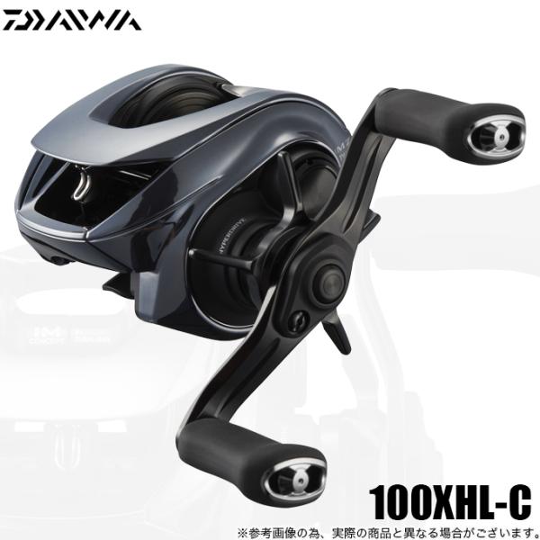 【DAIWA 25 IM Z TW100-C】誰もが体感できる高レスポンスな立ち上がりと、キャスト後半の伸びの良さを両立するφ34mmG1ジュラルミン製IMスプールを搭載。スプールユニット自重は、φ34ｍｍシリーズにおいて最軽量8.7g（※...