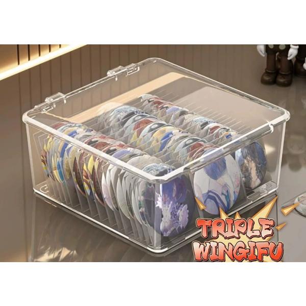 高品質な材料：この缶バッジ収納ボックスの材質はアクリルを使用しています,透明度が高いのでキレイに中身が透ける！鑑賞にも最適。防塵防汚れ。耐久性があります、使用寿命が長い。【多用途があります】収納ボックスは小物の収納にとても適しており、手芸用...