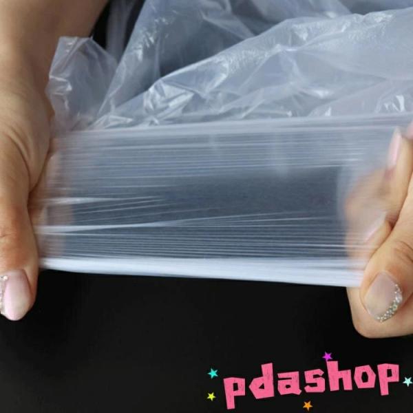 100枚入り介護用・食事用使い捨てエプロンです。介護、食事、外出、掃除、料理、お仕事など幅広い用途にお使いいただけます。首を通すだけで着脱できるので、毎日のお手間を取らせませんひざ下まで隠れる大きめなサイズで、軽くて丈夫な使い捨てビニールエ...