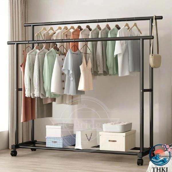 色:ホワイト 2層チューブ径22mm商品の重量:?3 Kilograms? 【移動がらくらく】四つのキャスターがあり、服などを掛けたままでスムーズに移動でき、お掃除も便利になります。さらに、ストッパー付きで静止時はシッカリと固定できます。?...