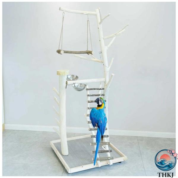 ? 大型オウムスタンド：製品サイズは150×60×60cmで、様々なサイズのオウムに適しています。例えば、大型コンゴウインコ、ヨウム、小型セキセイインコ、ラブバードなどです。 ? お手入れと移動が簡単：底部の木製シャーシは片側から開閉できる...