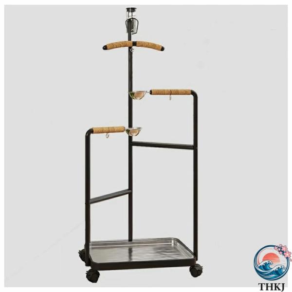 ? 大型オウムスタンド：製品サイズは65×43×150cmで、様々なサイズのオウムに適しています。例えば、大型コンゴウインコ、ヨウム、小型セキセイインコ、ラブバードなどです。 ? お手入れと移動が簡単：取り外し可能で奥行きのあるステンレス製...