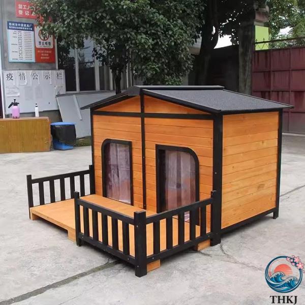 余分なスペース：屋根のない高い表面を備えた広々としたポーチは、長期的には犬小屋を拡張するための日当たりの良い暖かい場所を提供します。  耐候性構造設計】私たちの犬小屋は気密保護設計と傾斜した防水屋根を備えており、汚れた水が家に流れ込むのを防...