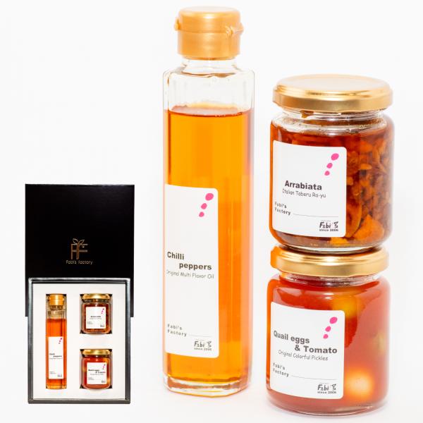 【オリジナル食べるラー油：アラビアータ】イタリアンの味をご飯に合うよう銀座のシェフがアレンジした、ごはんのおとも少し辛い味付けが癖になること間違いなし。トマトペーストや生ハムアーモンドの独特の旨みが広がる一品です。パスタソースとしてパスタや...