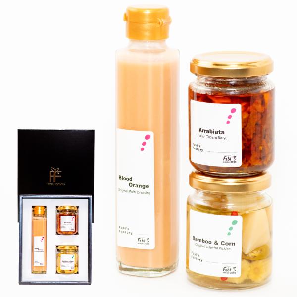 【オリジナル食べるラー油：アラビアータ】イタリアンの味をご飯に合うよう銀座のシェフがアレンジした、ごはんのおとも少し辛い味付けが癖になること間違いなし。トマトペーストや生ハムアーモンドの独特の旨みが広がる一品です。パスタソースとしてパスタや...