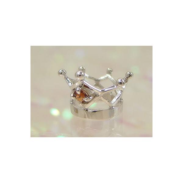 ちいさな王冠がかわいい男の子向きのベビーリング■誕生石：ガーネット（01月の誕生石）■刻印できる文字数：18文字■刻印できる文字：英数字（大文字）「＆」「スペース」「：」「.」■リング：K18ホワイトゴールド/縦10mm×横9mm×高7mm...