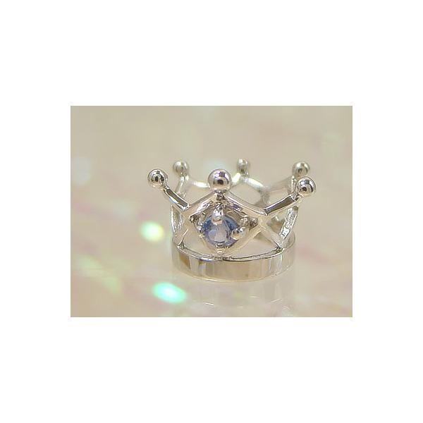 ちいさな王冠がかわいい男の子向きのベビーリング■誕生石：タンザナイト（12月の誕生石）■刻印できる文字数：18文字■刻印できる文字：英数字（大文字）「＆」「スペース」「：」「.」■リング：K18ホワイトゴールド/縦10mm×横9mm×高7m...