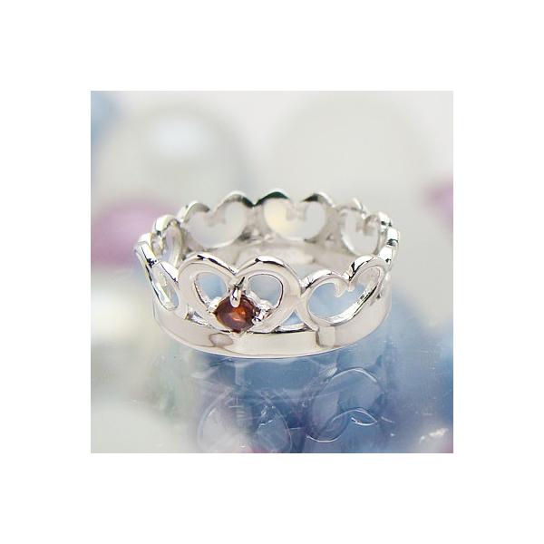ハート型ティアラをモチーフにしたベビーリングです。当店販売の「ティアラベビーリング（別商品）」よりちょっと大きめです！■材質：プラチナ900■宝石：ガーネット（1月の誕生石/天然宝石）■サイズ：縦約6mm×横約13.5mm×内側直径約11m...