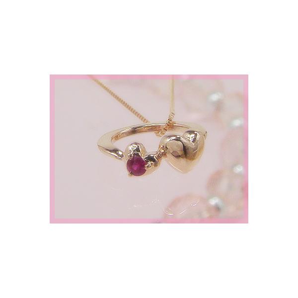 ふたつのカワイらしいハートが寄り添ったベビーリング■誕生石：ルビー（7月の誕生石）■刻印できる文字数：16文字×両面（合計32文字）■刻印できる文字：英数字（大文字）「＆」「スペース」「：」「.」■リング：K10ピンクゴールド/直径12mm...
