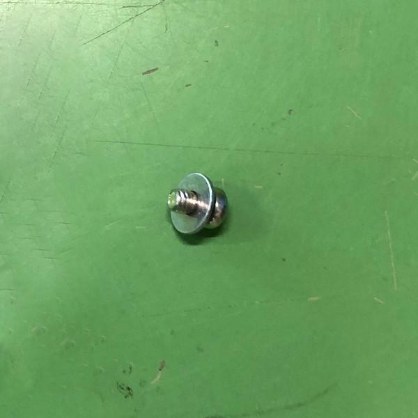 対応機種：BM-570用途：メッシュ調整ストッパー取付ビスです。数量：1個電動ミル、BM-570用のスペアパーツです。破損や紛失時にご利用下さい。