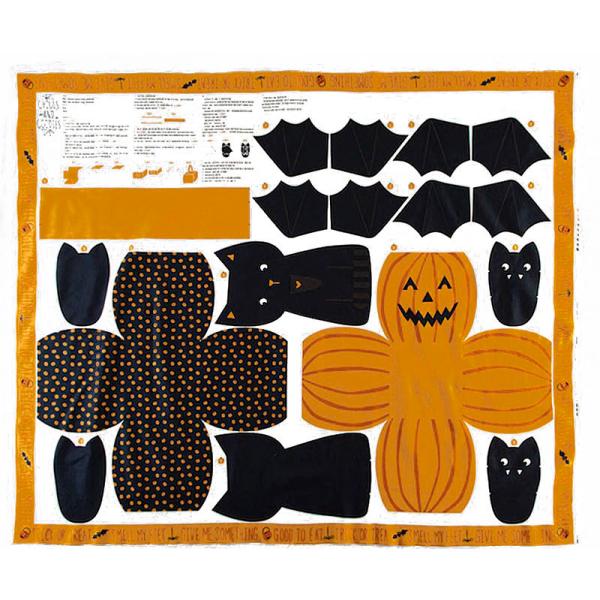 切り取ってレシピ通り作成するとカボチャ・ランタン型のバスケット・バッグと黒ネコのヌイグルミとコウモリのヌイグルミが2体ができるパネル柄。バスケット・バッグは一つのカボチャ・ランタン柄を表にした状態と黒地に小さなカボチャ・ランタン柄を表にした...