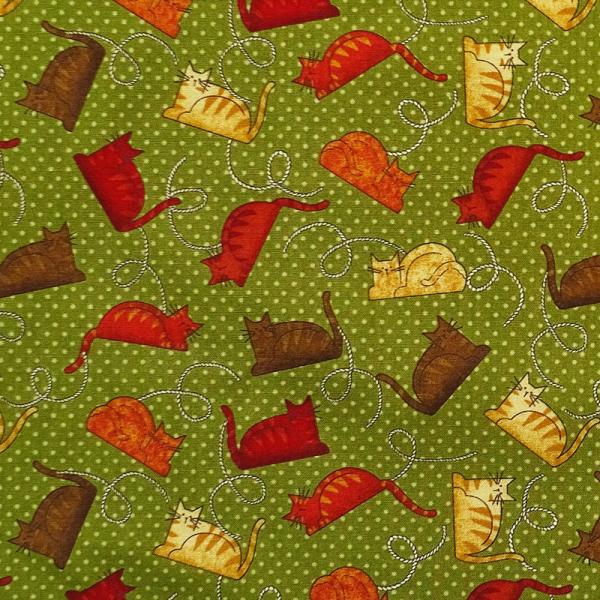 抹茶色に白い水玉の地模様の上に直線と雲形定規だけで描いた様な平面的なネコが散らばっています。どことなく和モダンなこの柄の身の回り品で和モダンなテイストをお楽しみください。クラフティ・キャッツCrafty Cats Cheril Haynes...