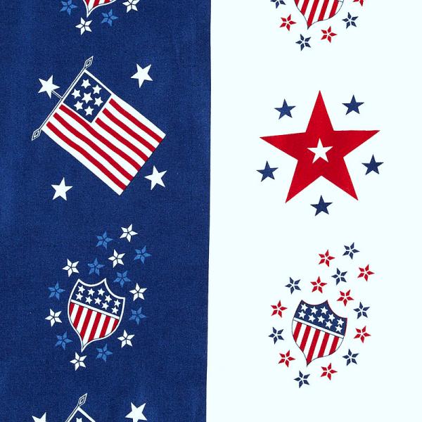 星と星条旗とワッペン型の星条旗が配置されたストライプ柄。白とネイビーの幅が13.7cmと太いストライプ上に星と星条旗とワッペン型の星条旗が配置されています。エプロンやシャツやカフェカーテンなどを作成したら素敵な物ができると思います。ドーバー...