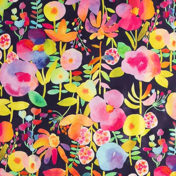 デフォルメされた花のデジタルプリントの直輸入コットン生地です。豊かな色彩と繊細なディテールが特徴で、作品に華やかさと個性を加える素材です。バッグや小物からファッションアイテムまで幅広く活用でき、しっかりとした質感と柔らかな肌触りが魅力です。...