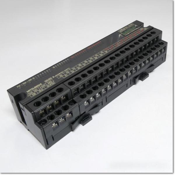 ▲2012年製▲DINレールフックにダメージがあります(1)▲使用期間相応の汚れやキズなどがあります▲製造年違いが混じっています▲端子ネジにインク汚れ、ダメージがあります■32点1コモン（入出力共用）■入力：プラスコモン　出力：シンクタイプ