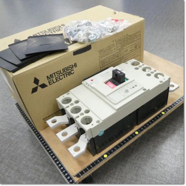 ▲箱にラクガキ、ダメージがあります▲2022年製