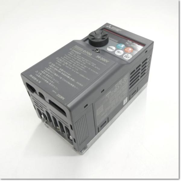 ▲端子ネジとアースネジにインクが付いています▲2023年製