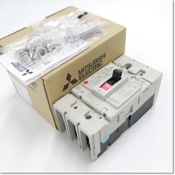 ▲箱の型式ラベルがはがれています▲箱にラクガキがあります▲2023年製