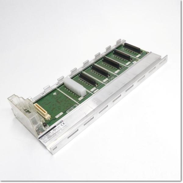 ▲使用期間相応の汚れやキズ、変色などがあります▲増設コネクタカバーがありません