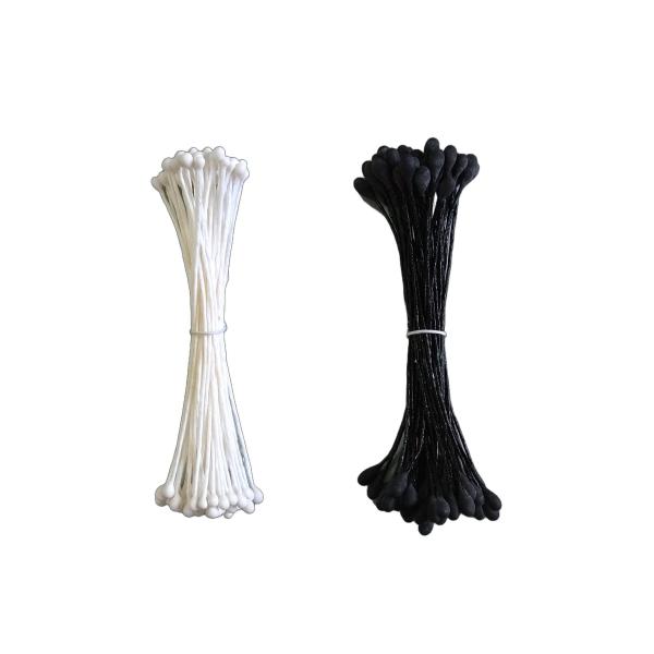 ペップは昔ながらのうどん粉の自然素材でできています。糸芯の両方に粒が付いていますから、2つ折してワイヤー＃30をひっかけて、フローラテープで巻いて花芯を作るのが一般的。サイズ：直径約1.5〜2.5mm　長さ約53mm 入数：1袋50本入材質...