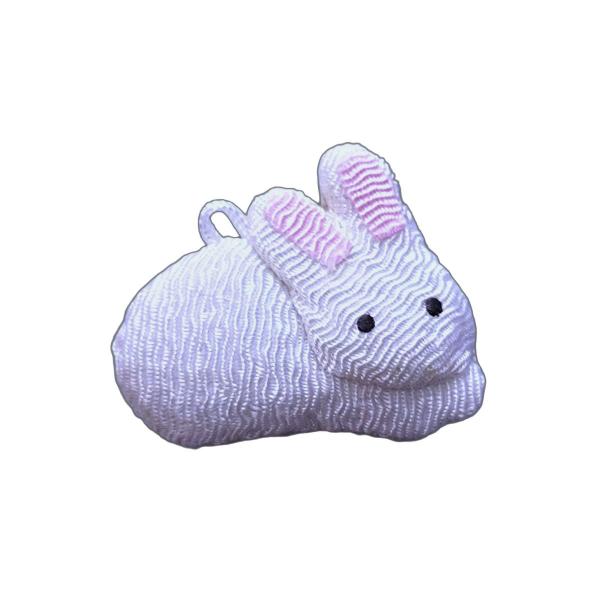 縦約3cm　横約3.5cm吊り下げ用の輪がついているので、すぐにストラップが出来ます♪