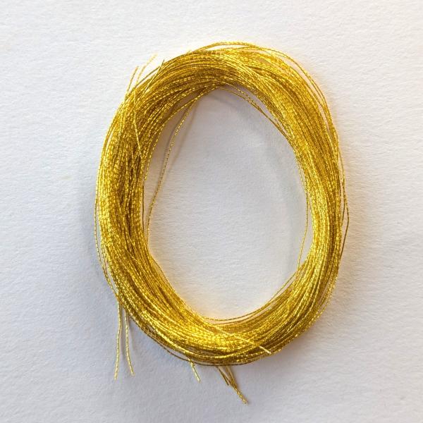 ちりめん細工「めで鯛」のピックの金糸も参考にしてね♪縫って使ったあとの半端は、ほら！！可愛いちりめん小物を豪華に装飾するために使えます。無駄にならない必需品の金糸です♪太さ0.4mm　材質：金はフィルム　中芯：レーヨンまたはナイロン使いやす...