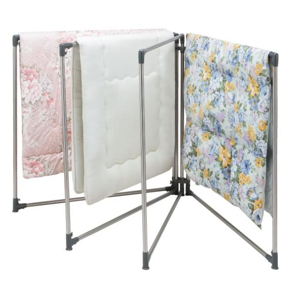 場所に合わせて広げて使えるステンレス製の布団干し。広げて干せる、布団をかけやすい扇形タイプ。放射状や扇形など設置スペースに合わせた形に広げられます。サビやキズに強いステンレス巻きスチールパイプを使用。●サイズ（1面）/約幅124×高さ121...