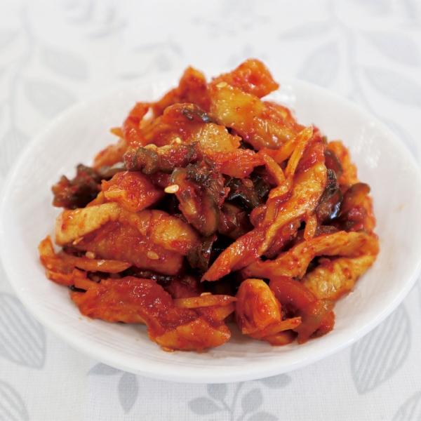 【訳あり特価】パリポリ食感が止まらない！国産野菜の旨みが凝縮された本格キムチ特製だれで熟成。りんごとトマトが隠し味のまろやかな旨辛さ。天日干しで旨みを凝縮させた国産の割干大根と、みずみずしいきゅうりを特製のキムチだれでじっくり丁寧に熟成させ...