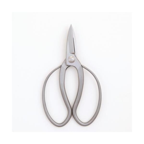 OPEN価格全長サイズ:　約180mm刃渡り:　約50mm重量:　約210g材質:　刃部:　日立金属ヤスキハガネSLD(冷間ダイス鋼)　ハンドル:　ステンレス[用途]・庭木のお手入れ(細枝の切断、生垣の成形など)・生花の切断・盆栽用の鋏とし...