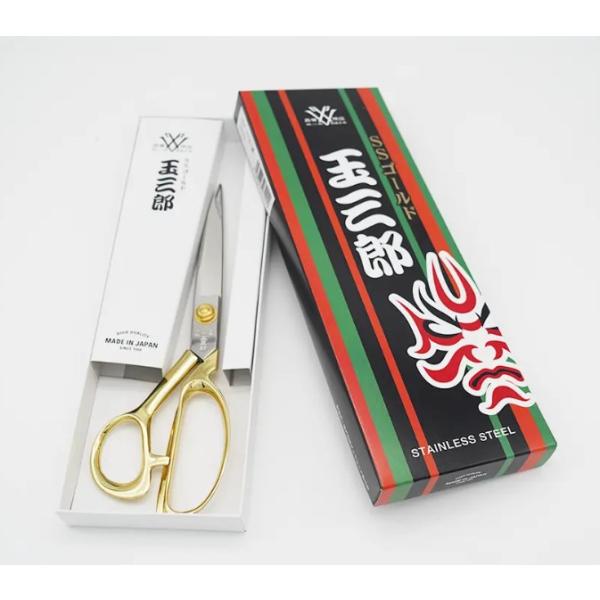 メーカー希望小売価格 : 22,000円(税抜き)サイズ:220mm重量　:約140g材質:愛知製鋼のAuth-6ステンレス柄:真鍮変色止め重量:約140g刃部は愛知製鋼のAuth-6と云うステンレス刃物鋼を使用し、熱間鍛造も自動管理による...