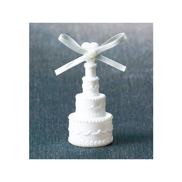 ウエディングケーキ型をしたシャボン玉入れ。純白リボンに結ばれた粋な一品です。演出アイテム 結婚式 ウエディング 披露宴 ブライダル 挙式 演出グッズ シャボン玉 写真 フォト パーティー イベント KIRATTO キラット 1017 【内容...