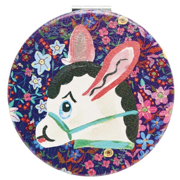 【クリックポスト発送可】<ご注文点数が多い場合は宅配便に変更となります>ナタリー・レテの描く、ポップ＆キッチュな世界がコンパクトミラーになりました！こちらは、ブレーメンの音楽隊の赤耳ロバさんをフィーチャーした、プリティー・キッチ...