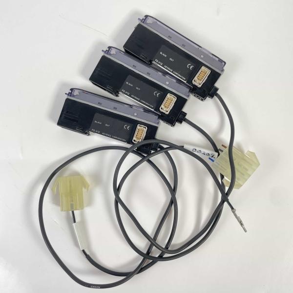 FS-V12 3個セット デジタルファイバセンサ　FS-V10 シリーズ　ファイバアンプ ケーブルタイプ 子機 NPN キーエンス センサ/変位計