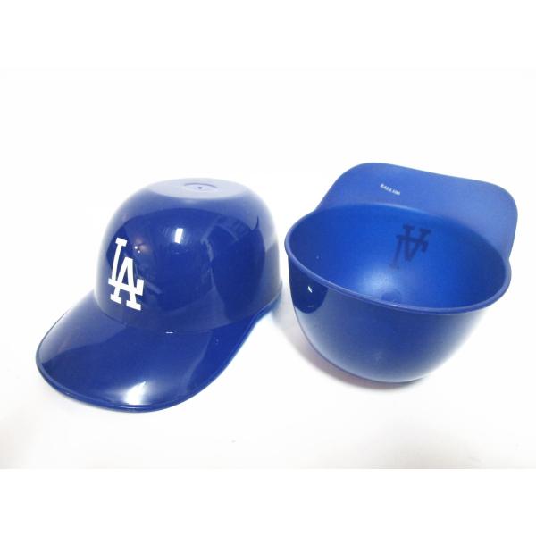 ロサンゼルス ドジャース球場限定   2024年アイスクリームなどを入れるスーベニアヘルメット型容器カップ頭頂部分がフラットになっているのでお菓子や小物入れ容器として使用できます。プラスチック製全長 13cm高さ　7cm スモールサイズ新品...