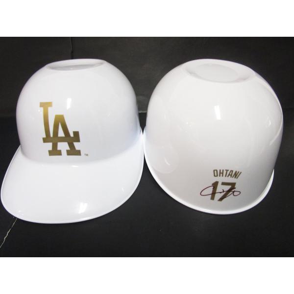 アメリカ   ドジャーススタジアム限定  2026年　期間限定品球場内販売店でのみ売られているナチョスなどフードを入れるスーベニアヘルメット型容器ドジャースのMVPトリオで300号本塁打達成トリオにもなった大谷、フリーマン、ベッツの背番号と...