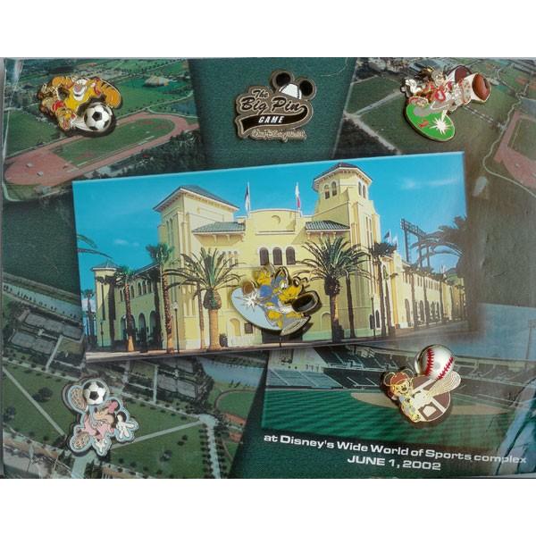 フロリダ　ウォルト・ディズニー・ワールド（WDW） 2002年6月開催のピンイベント "Disney's Wide World of Sports - The Big Pin Game Event"記念 ピンラリー用の台紙に描かれた5点のピ...