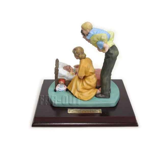 加藤工芸社　日本　2003年　高級陶磁器製　生産終了品のため今後の入手は困難になります。木製のディスプレイベース台付き。メーカー認定書、原画の説明入りメッセージカード、アーティストのプロフィール入りしおり付きサイズ：高さ約15cm　幅約14...