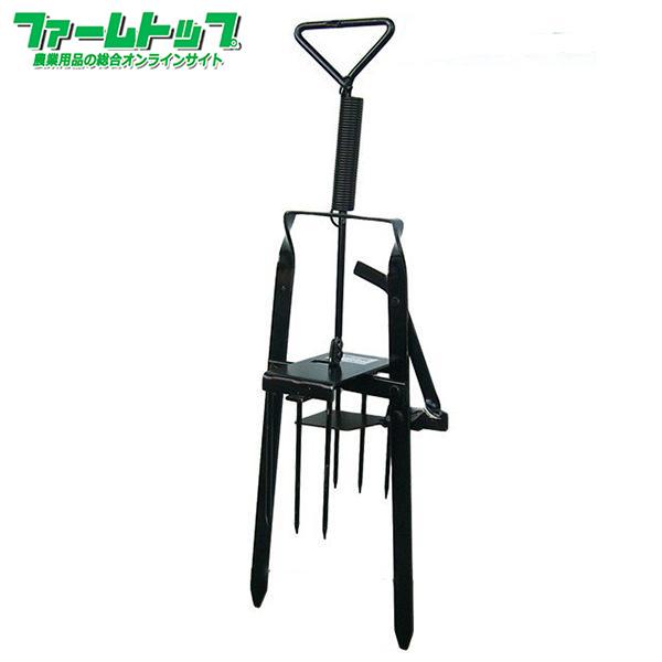 D型もぐら取り器　33115　■仕掛け方は簡単!!土が盛り上がった通り道に本機をセットするだけ!!!■捕獲率の高い突き刺しタイプ!!確実にモグラを退治、駆除するタイプです!!■ハンドルの位置で捕獲が一目瞭然!!使用方法(1)差し込み部分を両...