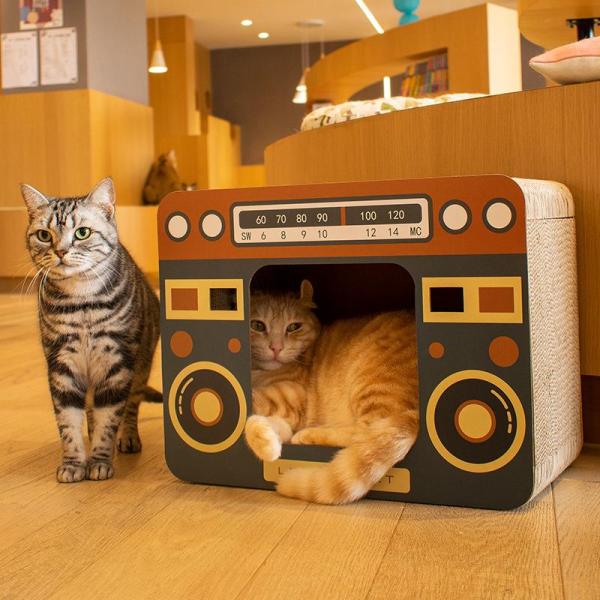 【サイズ】掲載写真をご参照ください。狭い場所が大好きな猫ちゃんのためのキャットハウスです。バリバリ爪とぎができるから猫ちゃんも大満足です。写真映えしてとってもかわいいです。【エコ素材】素材は環境にも優しく、リサイクル可能です。また、強化の高...
