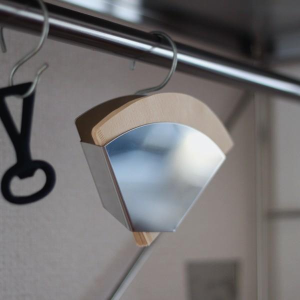 Jonas ヨナス  コーヒーフィルターホルダースウェーデンのキッチンブランド「Jonas(ヨナス)」。丈夫で錆びにくい18/10のステンレスを使用した、使い勝手の良いキッチンツールはスウェーデンではプロユースとして、レストランのシェフやプ...