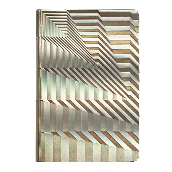 美しいデザインと書籍のような製本の “特別なノート”、ペーパーブランクス。メタリックな質感と、曲線や直線による規則的な模様が、印象的なシリーズ。個性的なこのデザインは、造形作家　西村優子氏の作品を、モチーフにしたもの。モダンで洗練された美し...