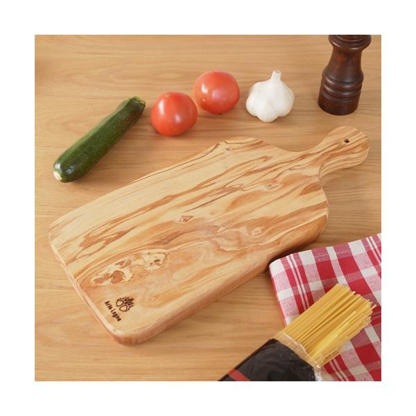 ●そこにあるだけで、南欧風の空間を演出。独特な年輪の模様が個性的かつアーティスティック。イタリアからやってきた、オリーブウッドのカッティングボードです。●イタリアArte Legno(アルテレニョ)社のオリーブウッド商品は、樹齢200年〜3...